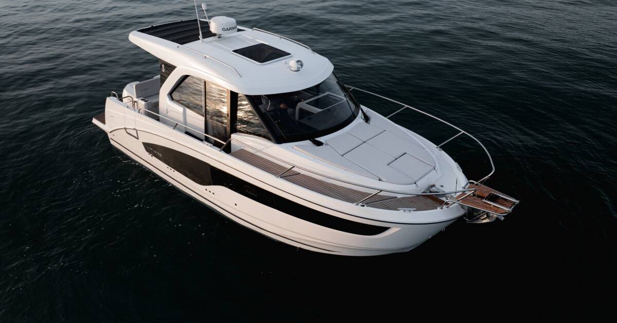 BENETEAU Antares 9 V2 - Nouveau Antares 9 disponible chez Esprit Mer
