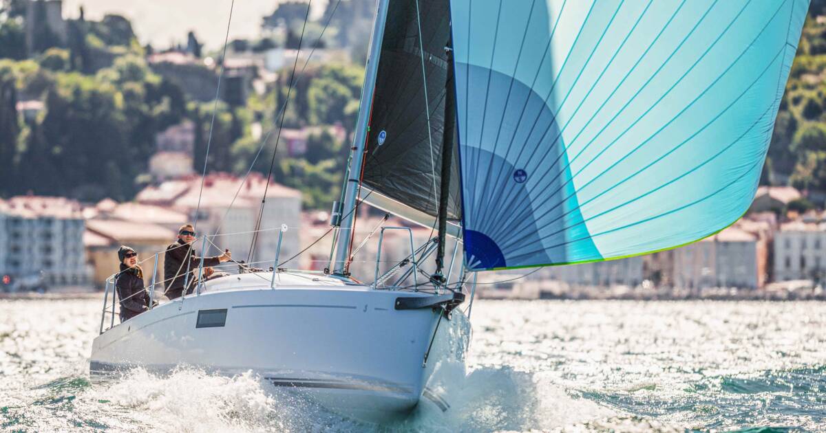 Beneteau First 30 : voilier de régate à vendre
